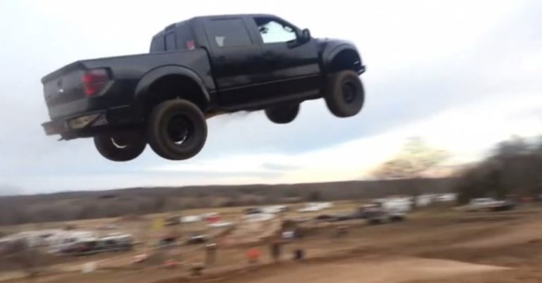 Ford F-150 SVT Raptor Jumps 90 Feet on Motocross Track! - Daily Info